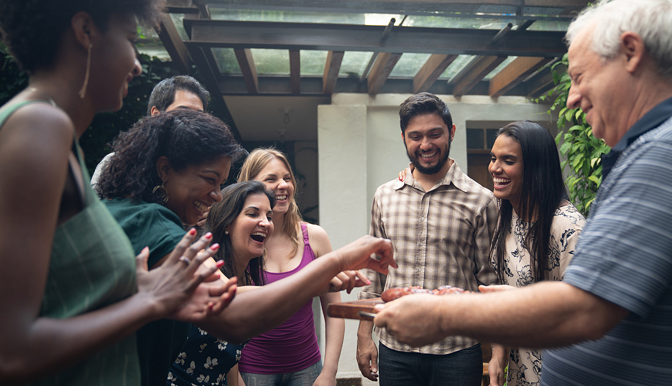 Veja neste post como organizar um happy hour em casa!